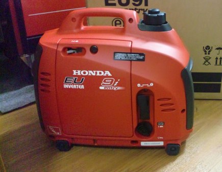 What is an AC Generator - Construction, Working, Types & Applications