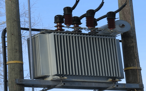 Distribution Transformer : Functionality, Construction, Connections & Types